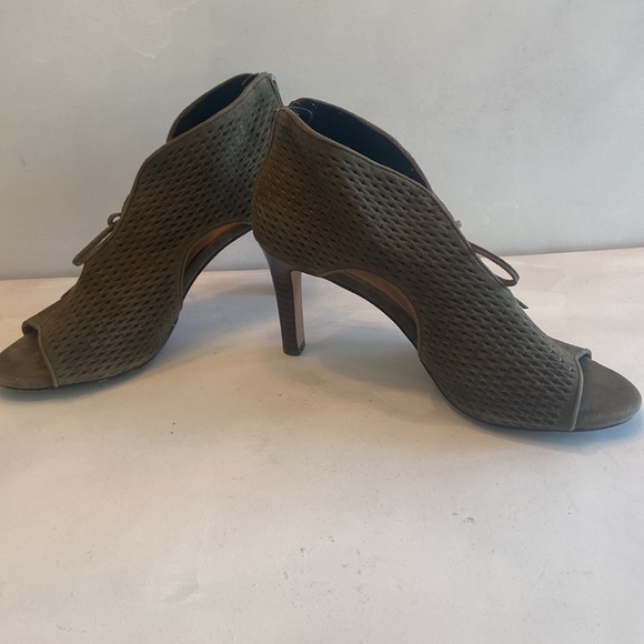 Audrey Brooke | Shoes | Audrey Brooke Leather Suede Muted Army Green ...